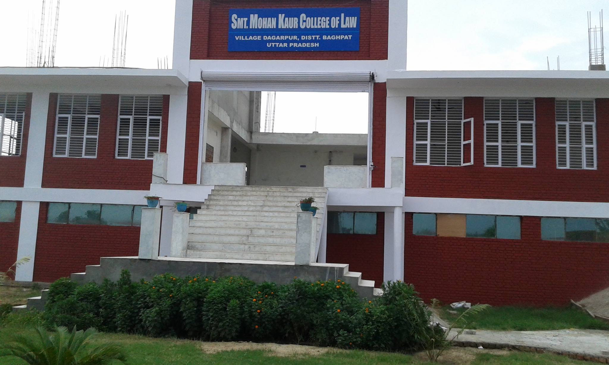 SMT.MOHAN KAUR COLLEGE OF LAW